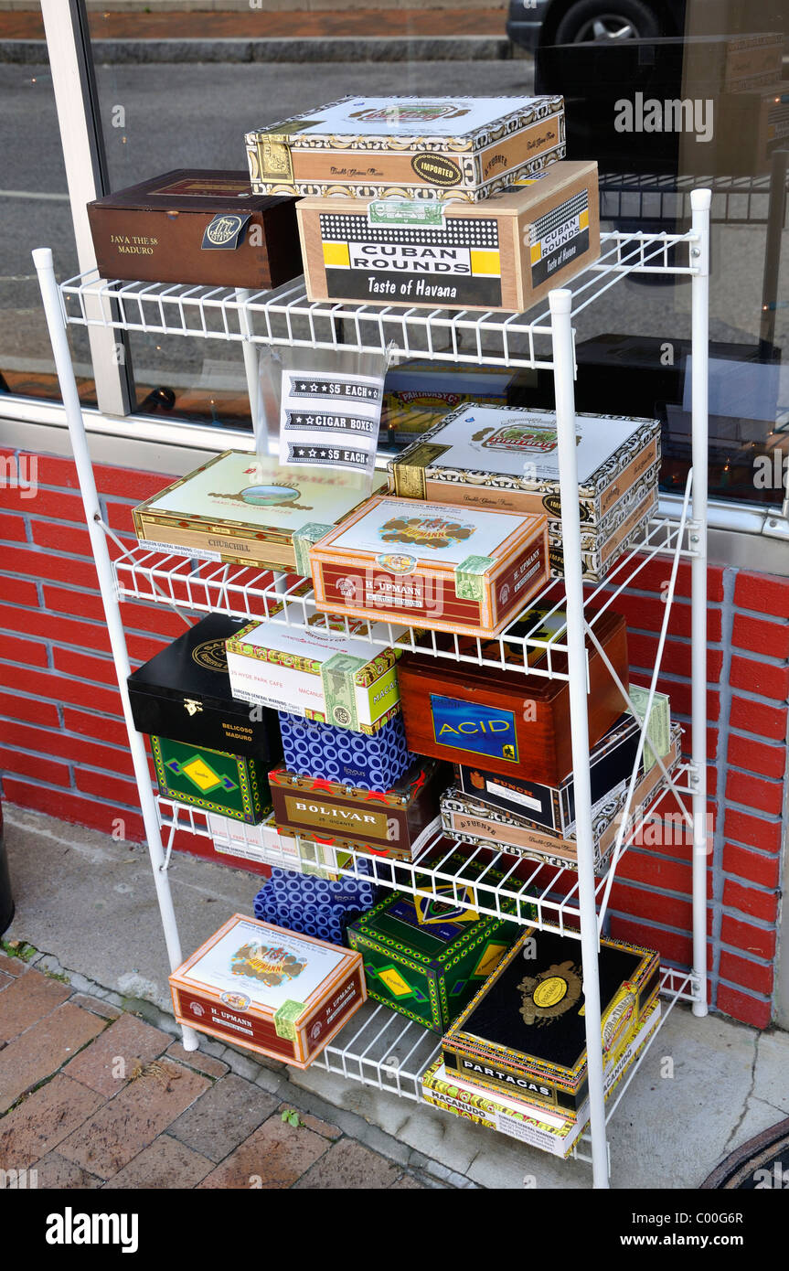 Cigar boxes hi-res stock photography and images - Alamy