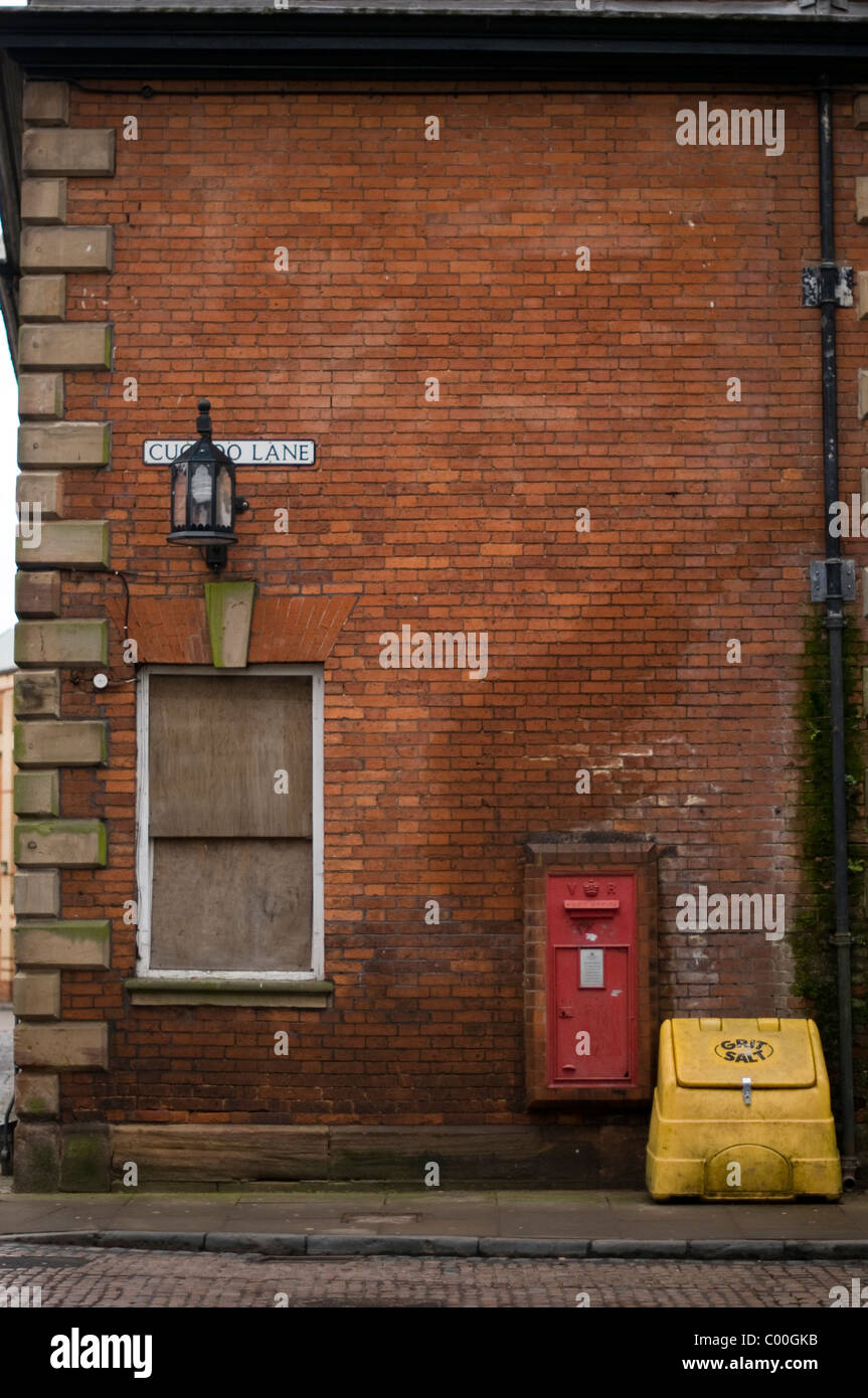 Old Style Post Box High Resolution Stock Photography and Images - Alamy