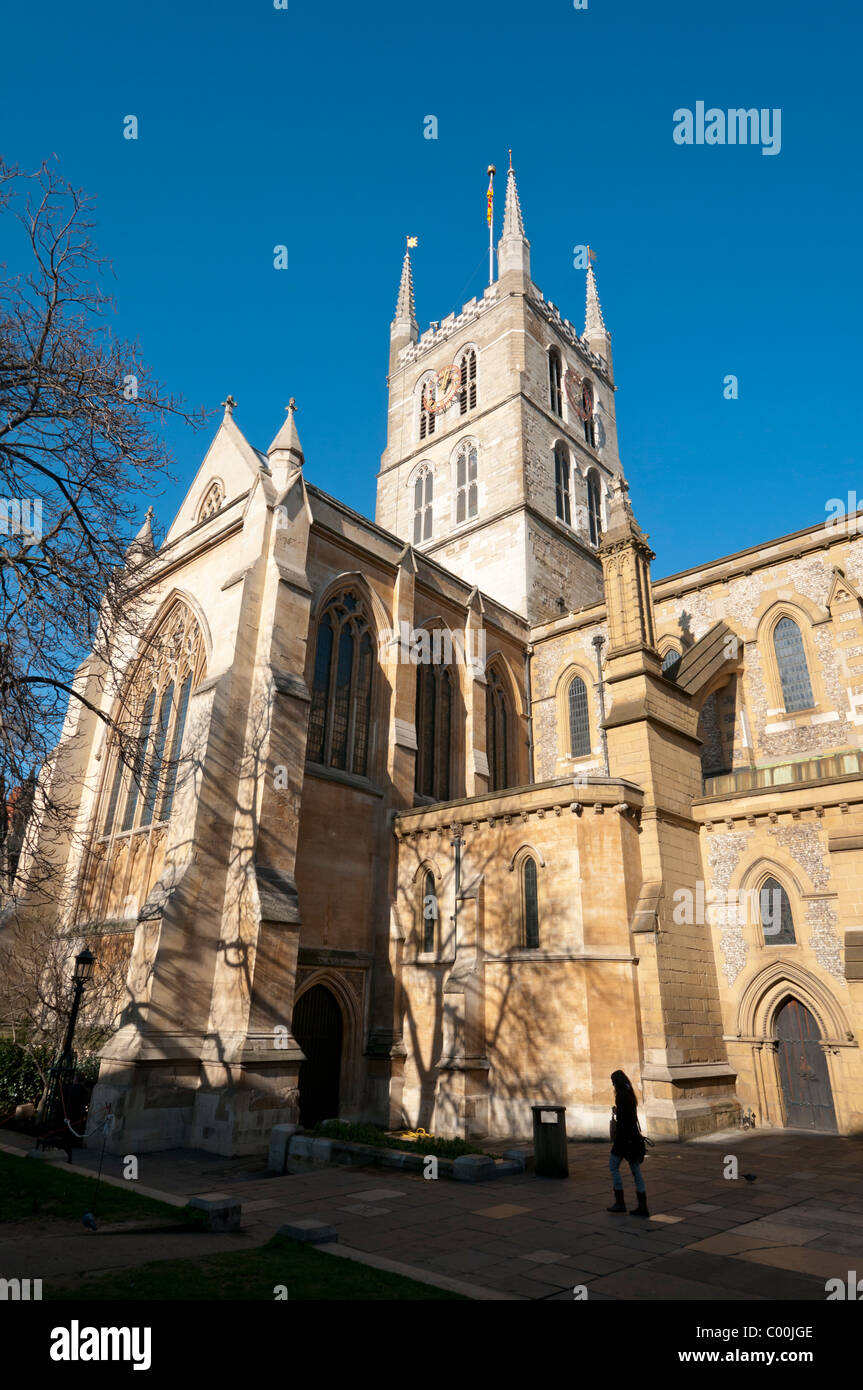 Southwark cathedral london exterior hi-res stock photography and images ...