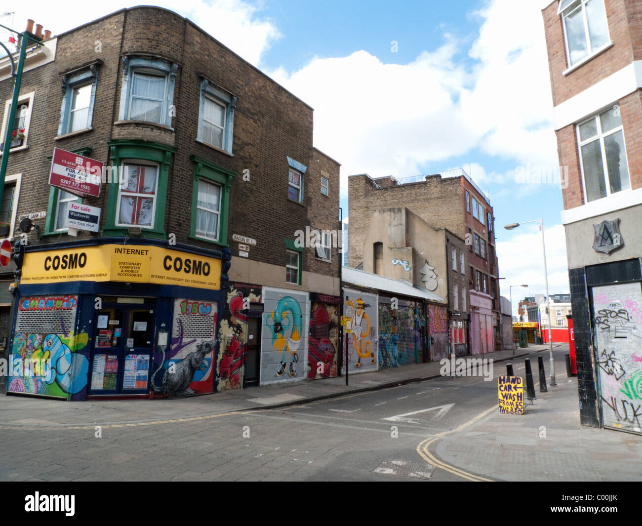 Corner shop london hi-res stock photography and images - Alamy