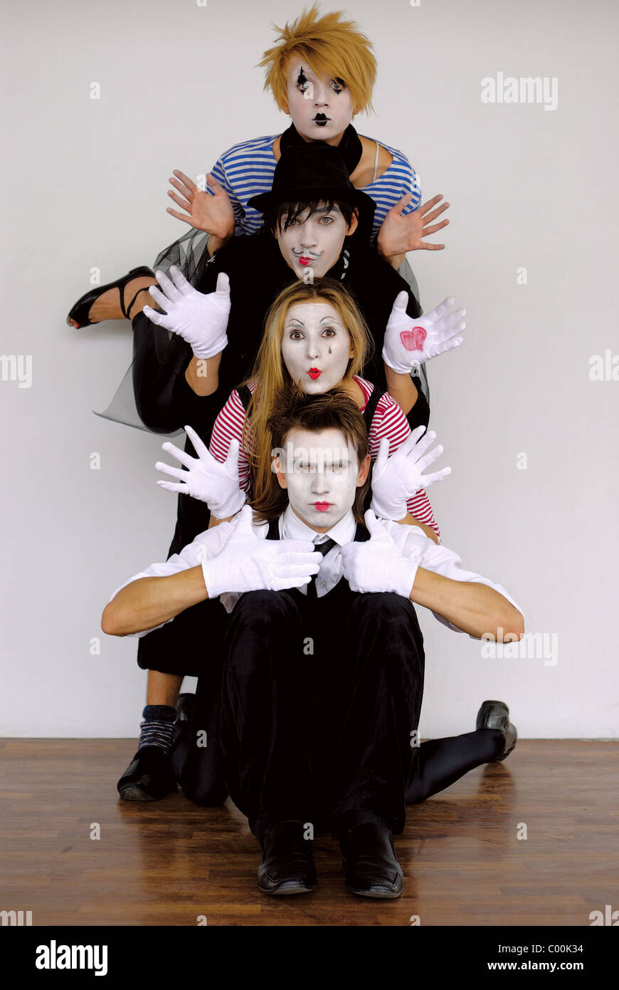 Female mime actors hi-res stock photography and images - Alamy