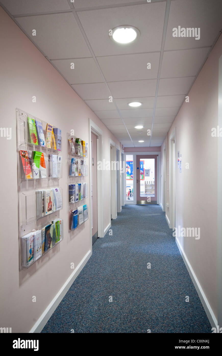 School corridor uk hi-res stock photography and images - Alamy