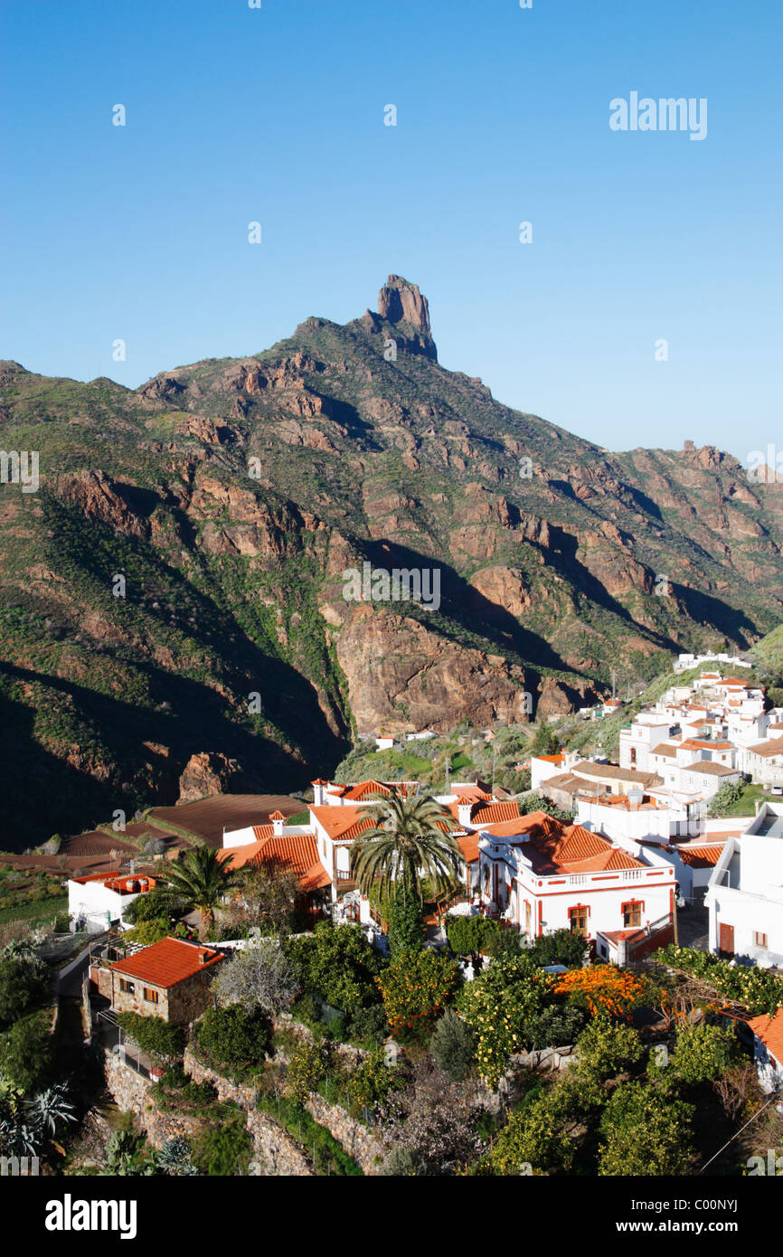 Tejeda village with Roque Bentayga in background. Gran Canaria, Canary ...