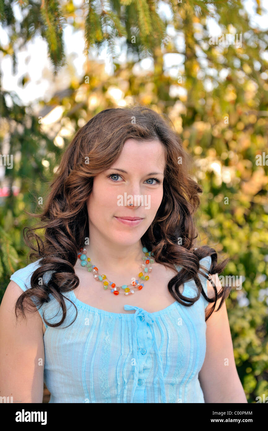 Three quarter profile view of model hi-res stock photography and images ...