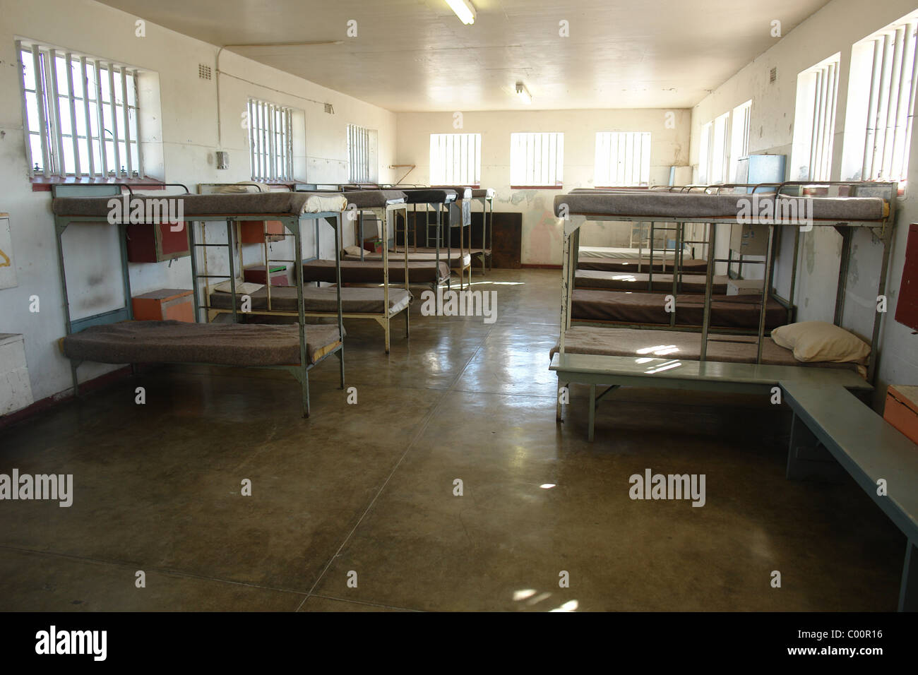 Cell block hi-res stock photography and images - Alamy