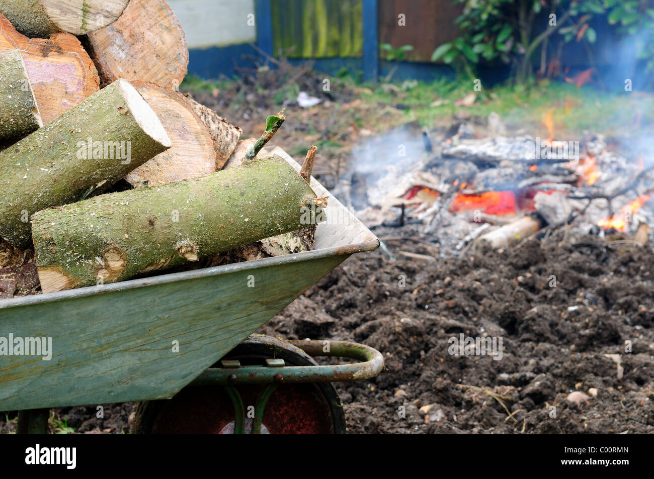 Burning Wood Garden Bonfire Stock Photo - Alamy