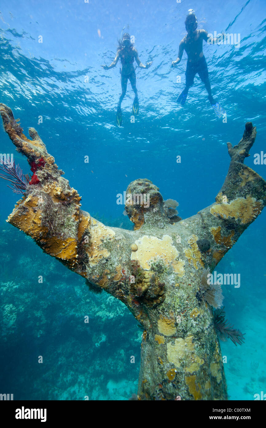 John pennekamp statue hi-res stock photography and images - Alamy