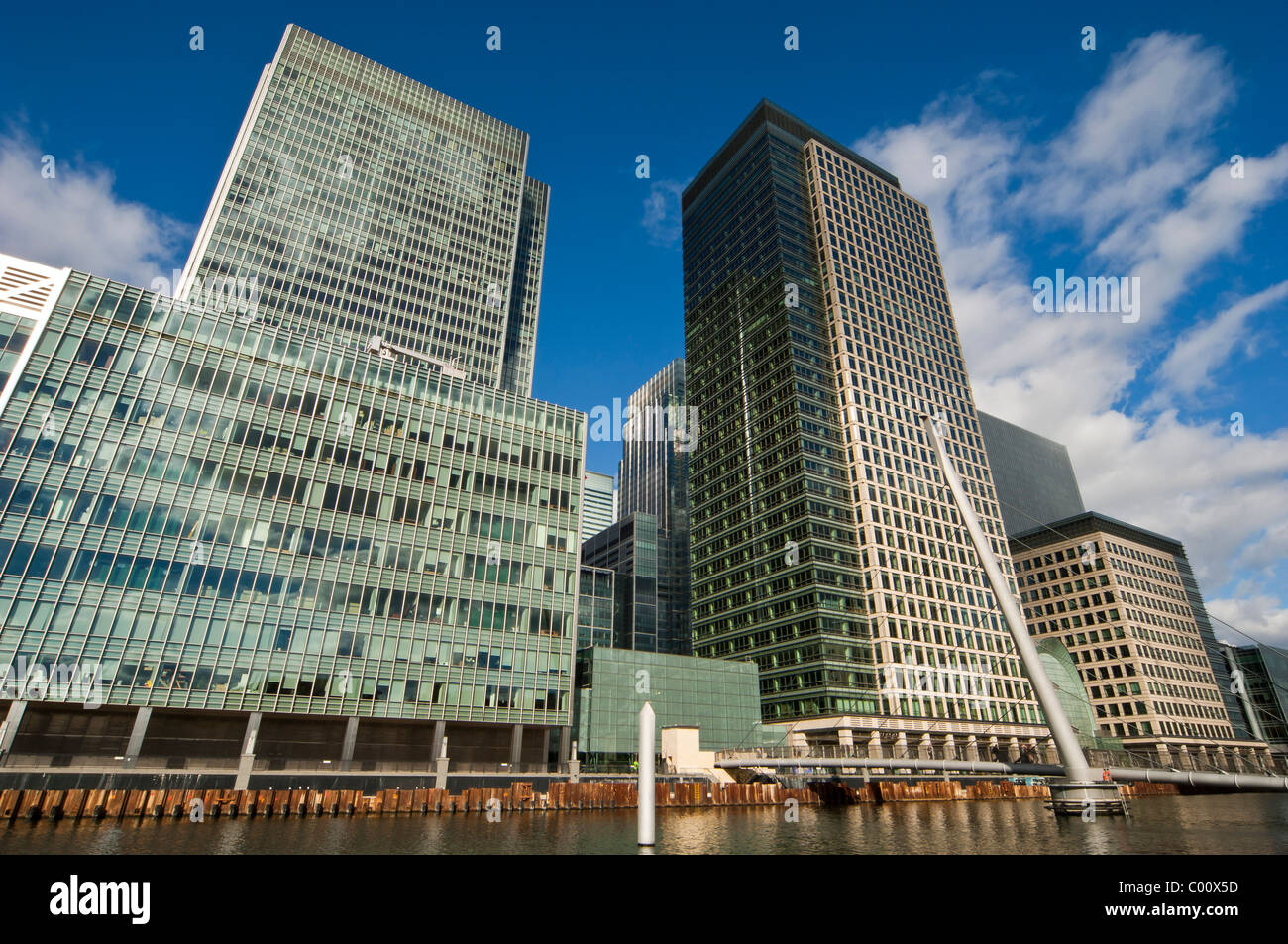 Canary wharf office building hi-res stock photography and images - Alamy