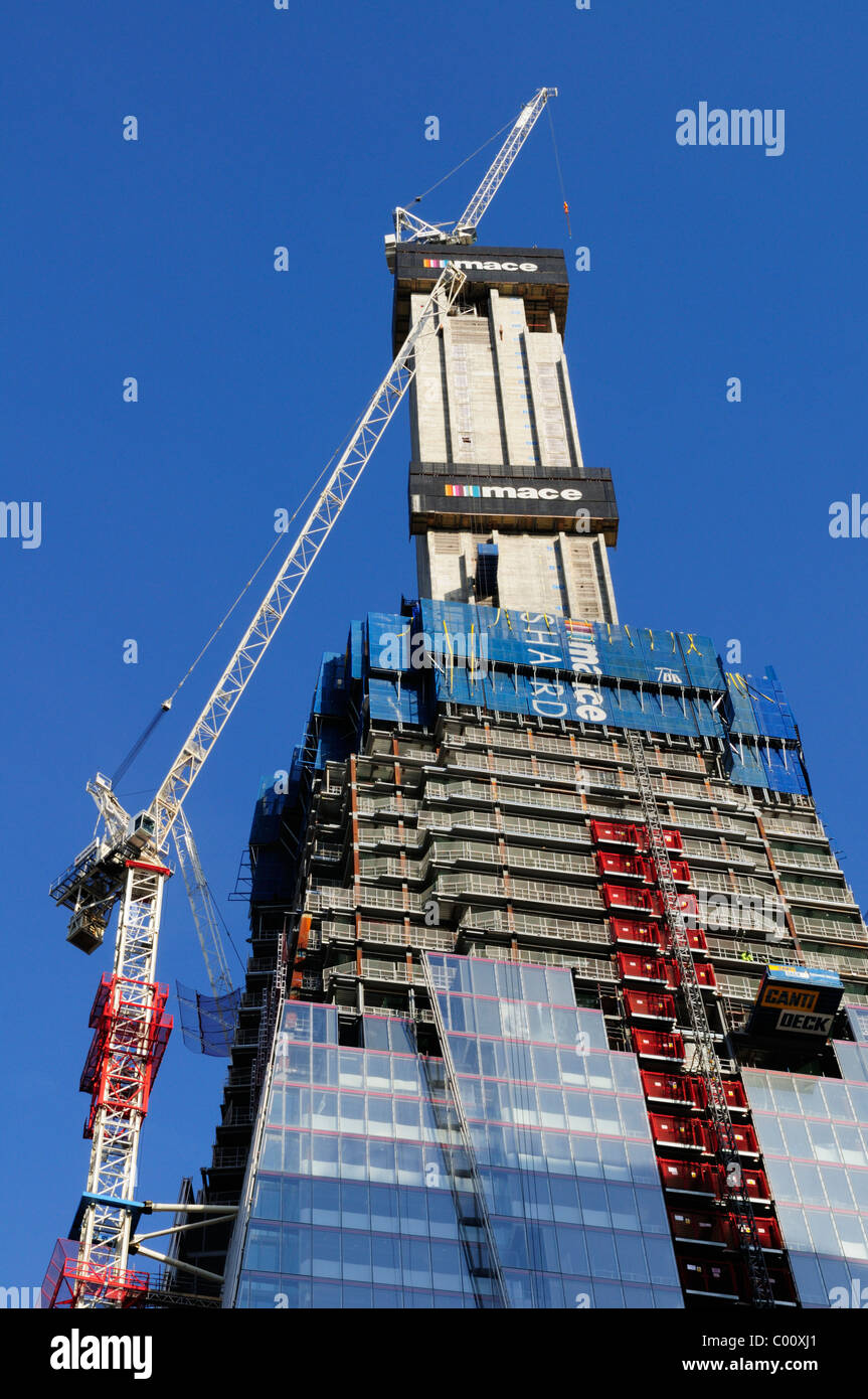 Skyscraper construction hi-res stock photography and images - Alamy