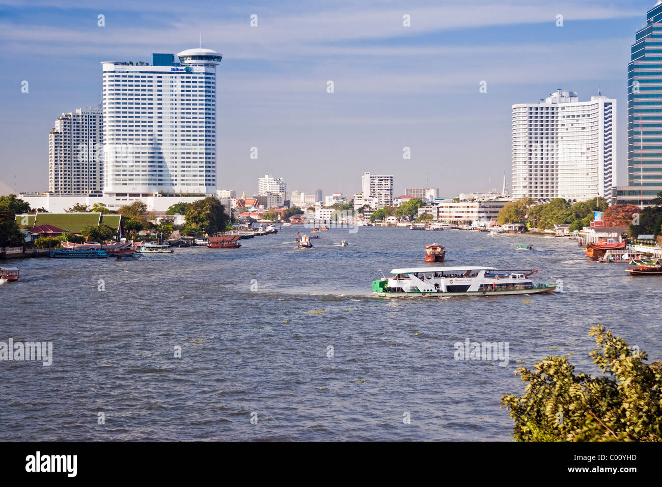 King taksin the great bridge hi-res stock photography and images - Alamy