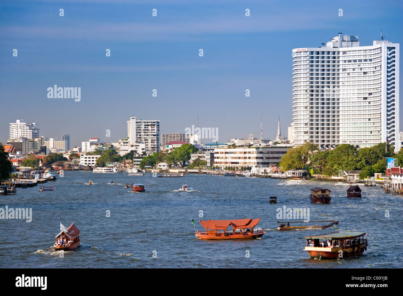 Mae Nam Chao Phraya River from Saphan Taksin (Taksin Bridge) through ...