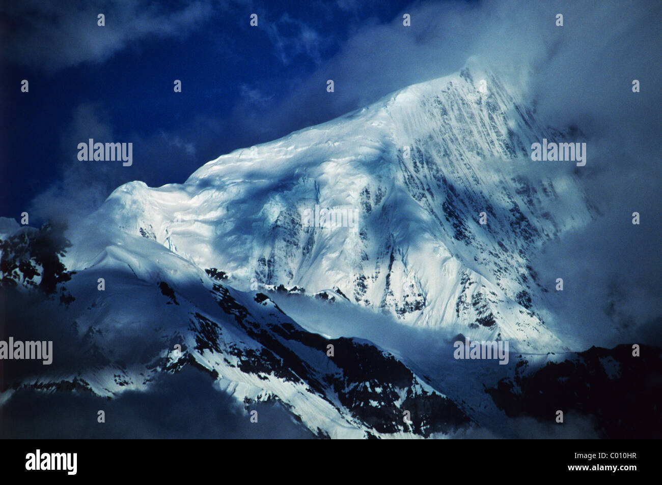 Meili snow mountain national park hi-res stock photography and images ...