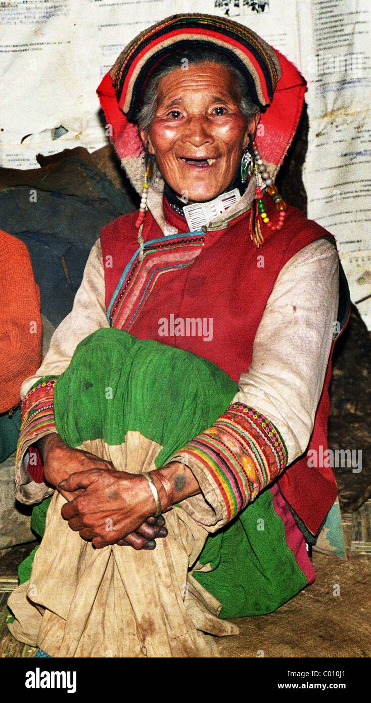 A happy Yi woman at her home in a remote village in Yunnan Stock Photo ...