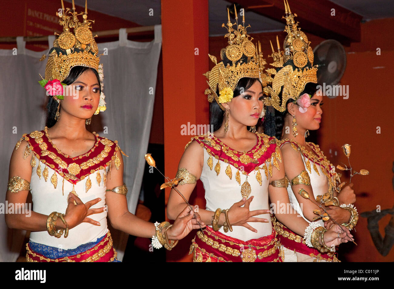 Cambodian apsara hi-res stock photography and images - Alamy