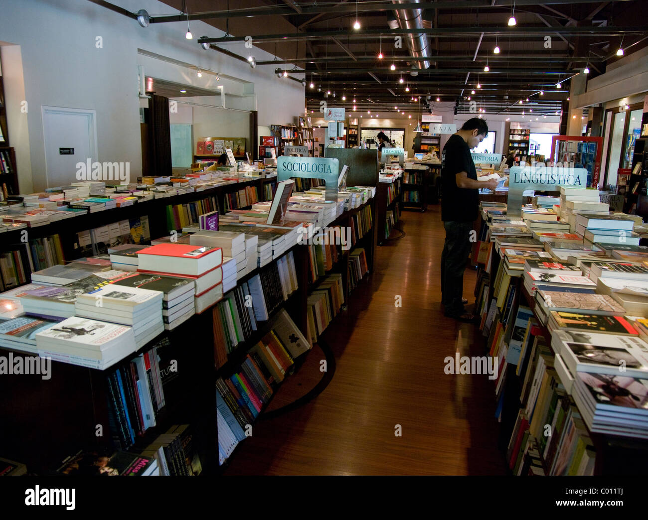 Books library guatemala hi-res stock photography and images - Alamy