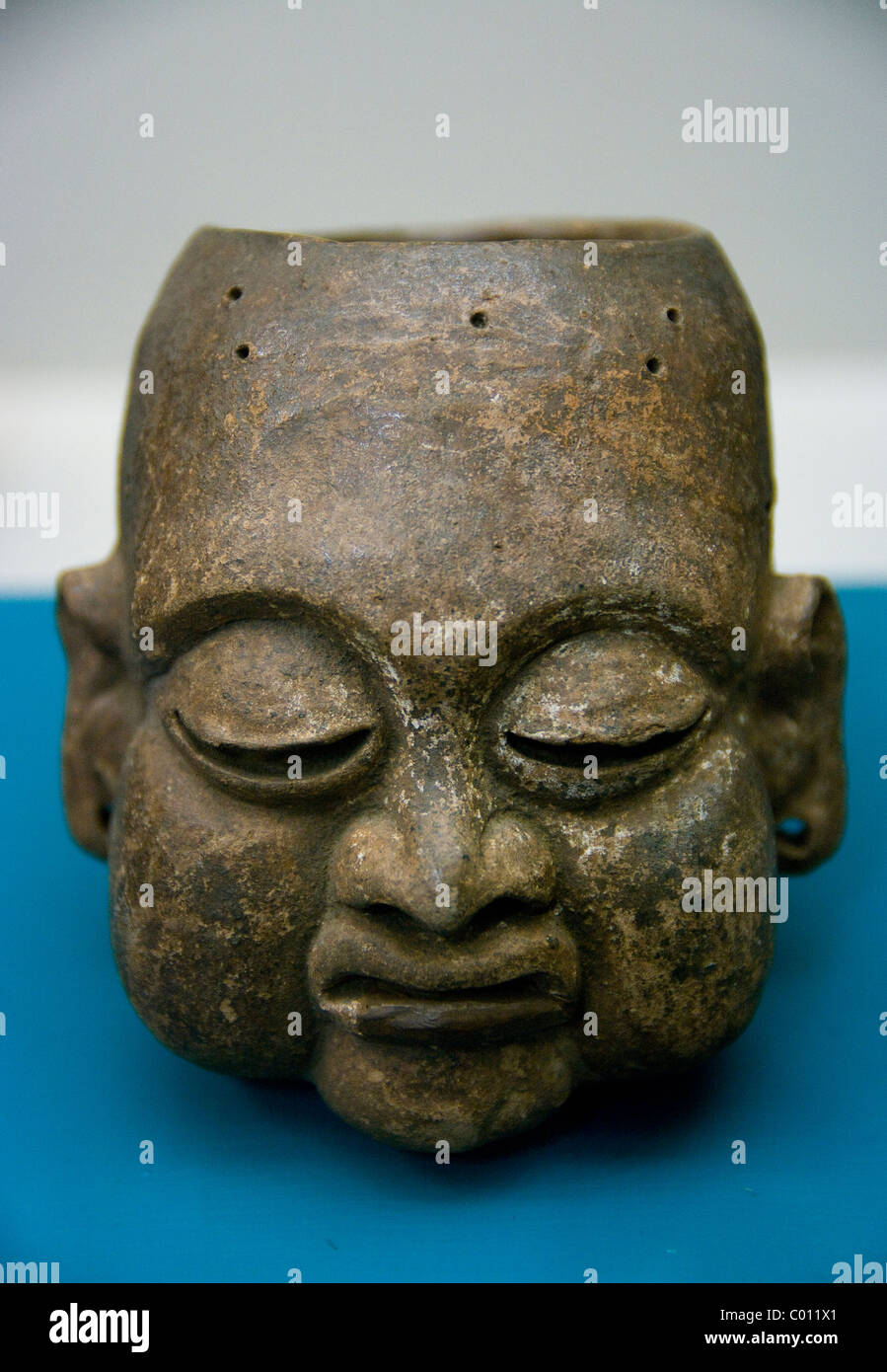 Stone head of guatemala hi-res stock photography and images - Alamy
