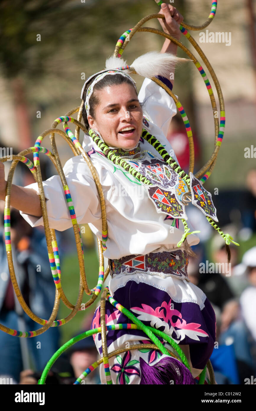 Native canadian dance hi-res stock photography and images - Alamy