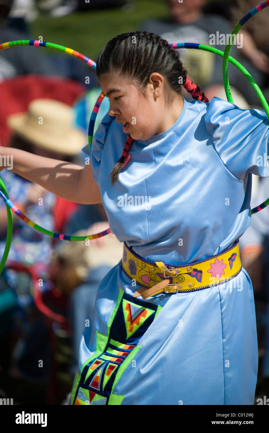 Female native hoop dancer hi-res stock photography and images - Alamy