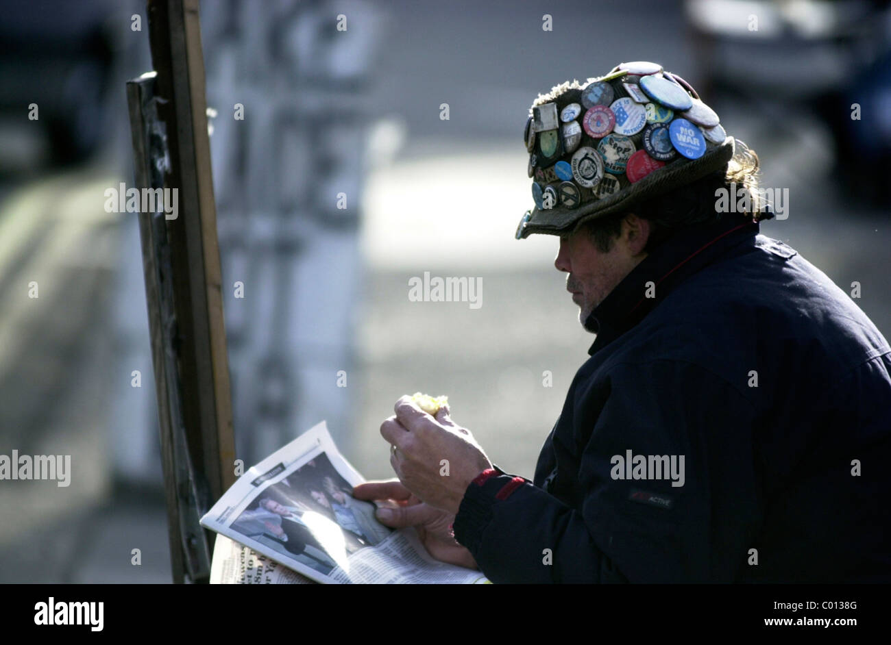 Peace protester brian haw in parliament square hi-res stock photography ...