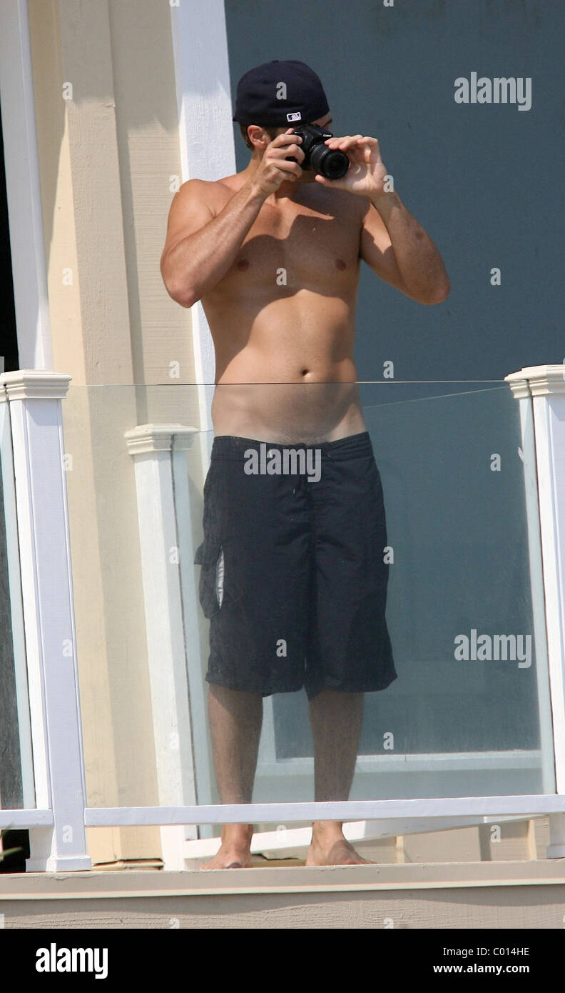 Nick Zano Shirtless