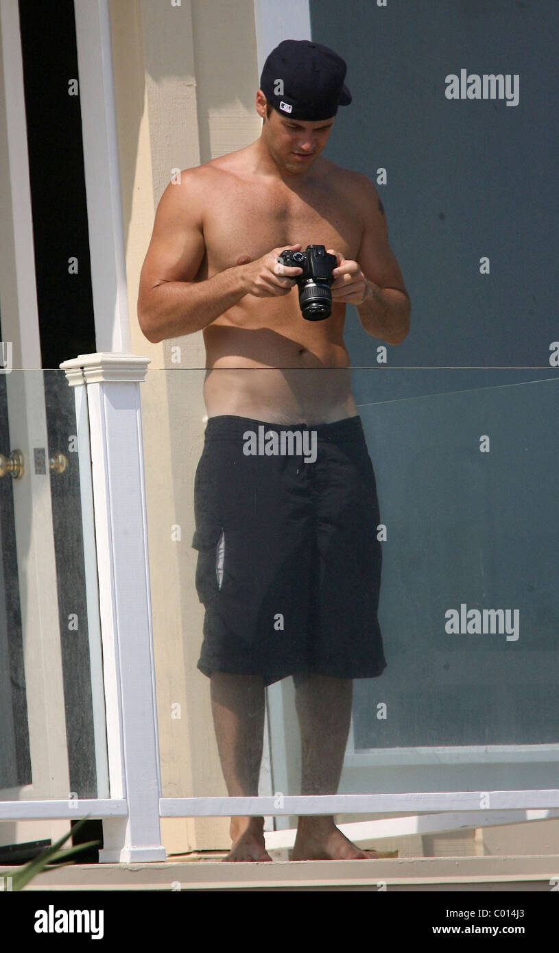 Nick Zano Body