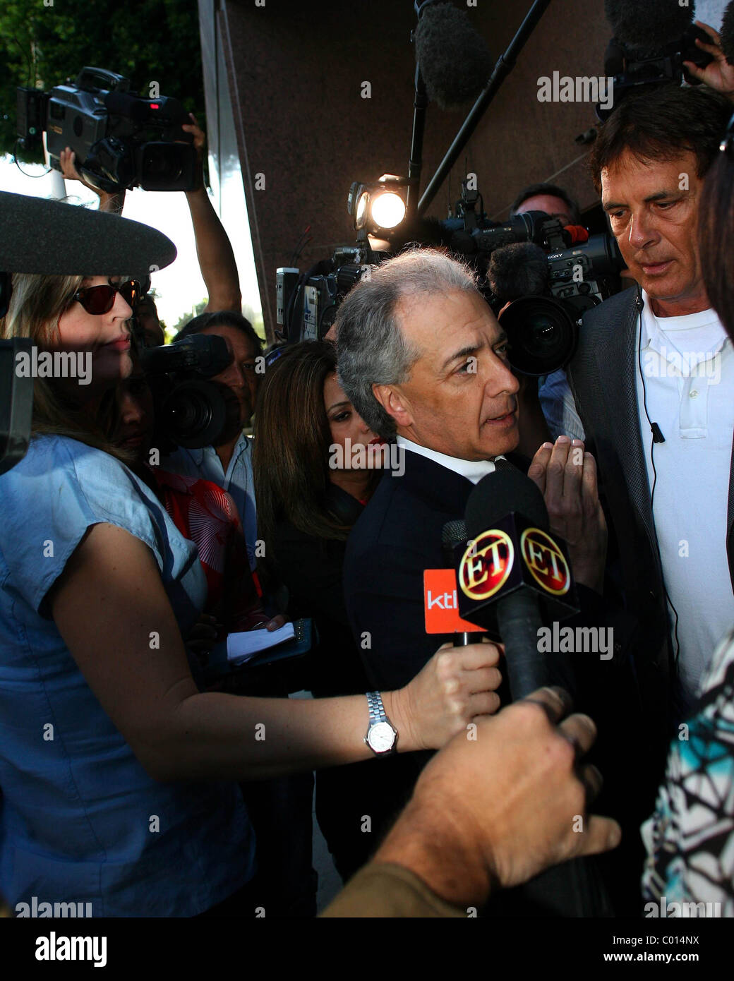 Mark Vincent Kaplan lawyer for Kevin Federline arriving at a Los ...