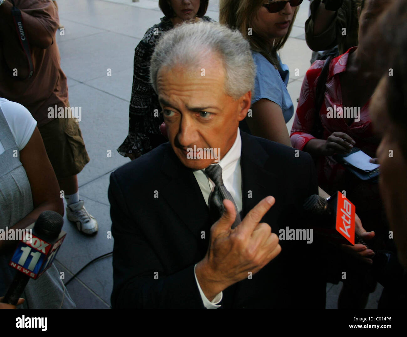 Mark Vincent Kaplan lawyer for Kevin Federline arriving at a Los ...
