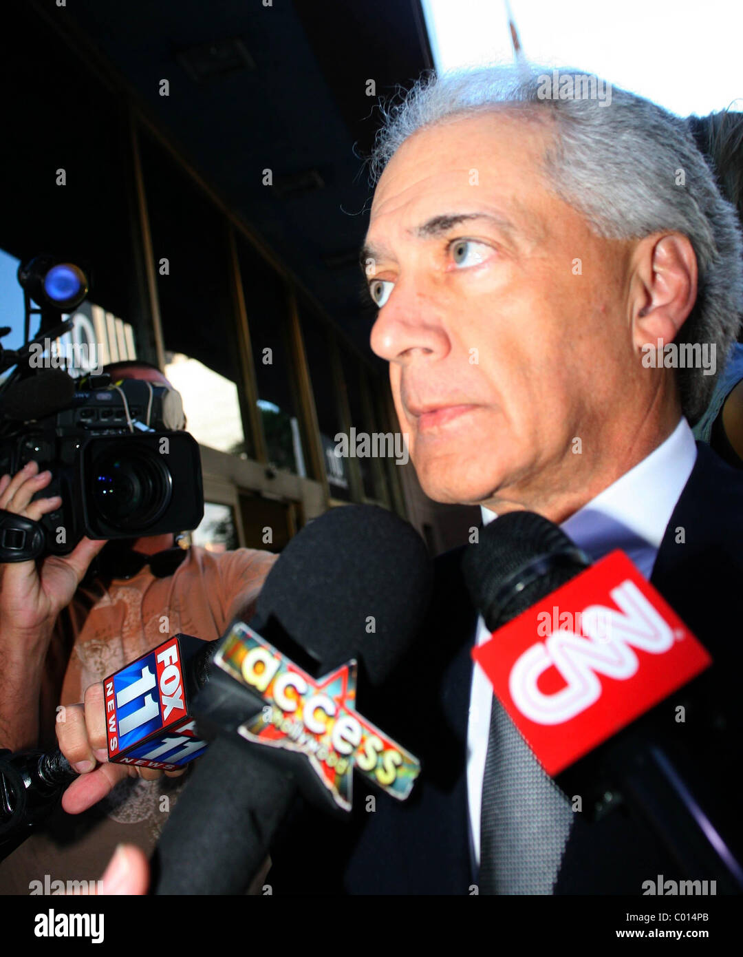 Mark Vincent Kaplan lawyer for Kevin Federline arriving at a Los ...