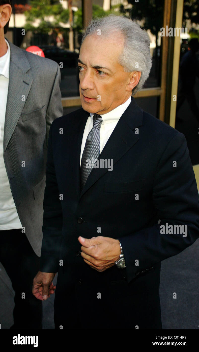 Mark Vincent Kaplan lawyer for Kevin Federline arriving at a Los ...