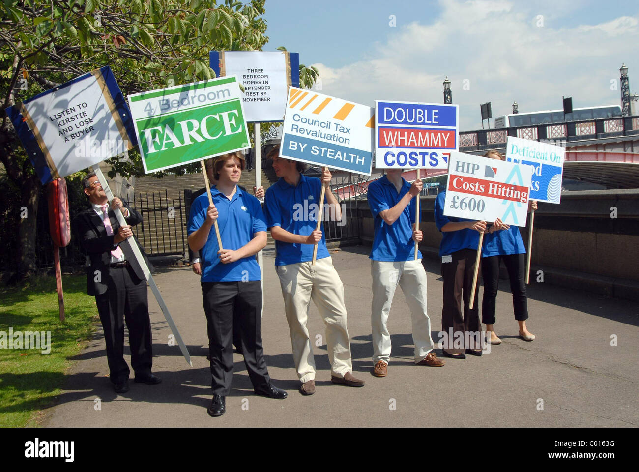 Kirsty Allsopp from Chanel 4's property program Location Location ...