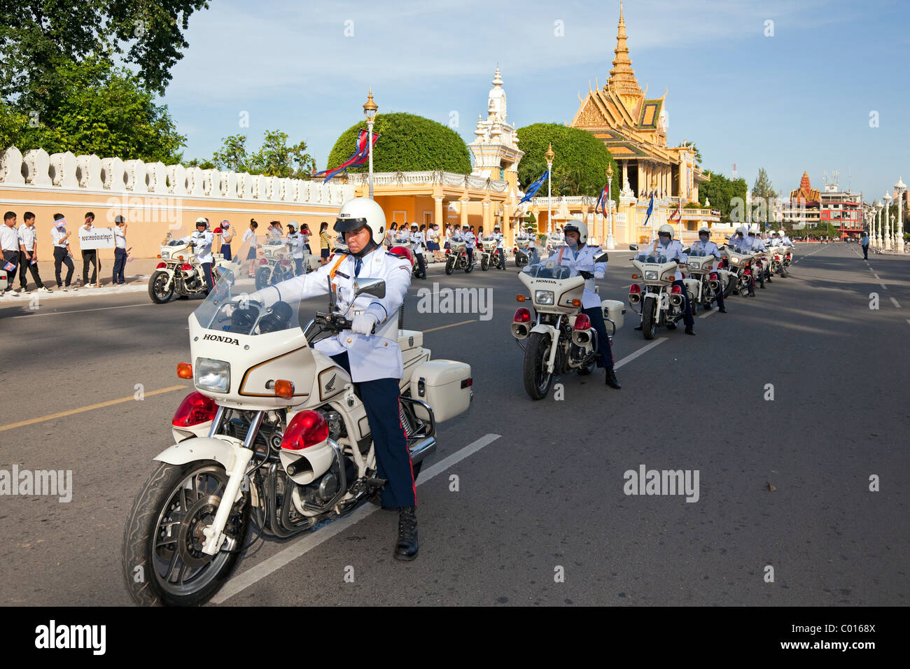 Police officer ceremonial uniform hi-res stock photography and images ...