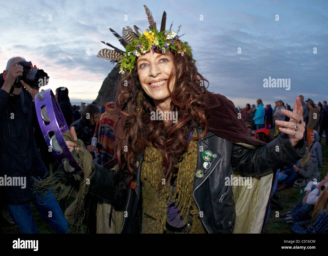 Female Druid Summer Solstice Stonehenge Wiltshire UK Europe Stock Photo ...