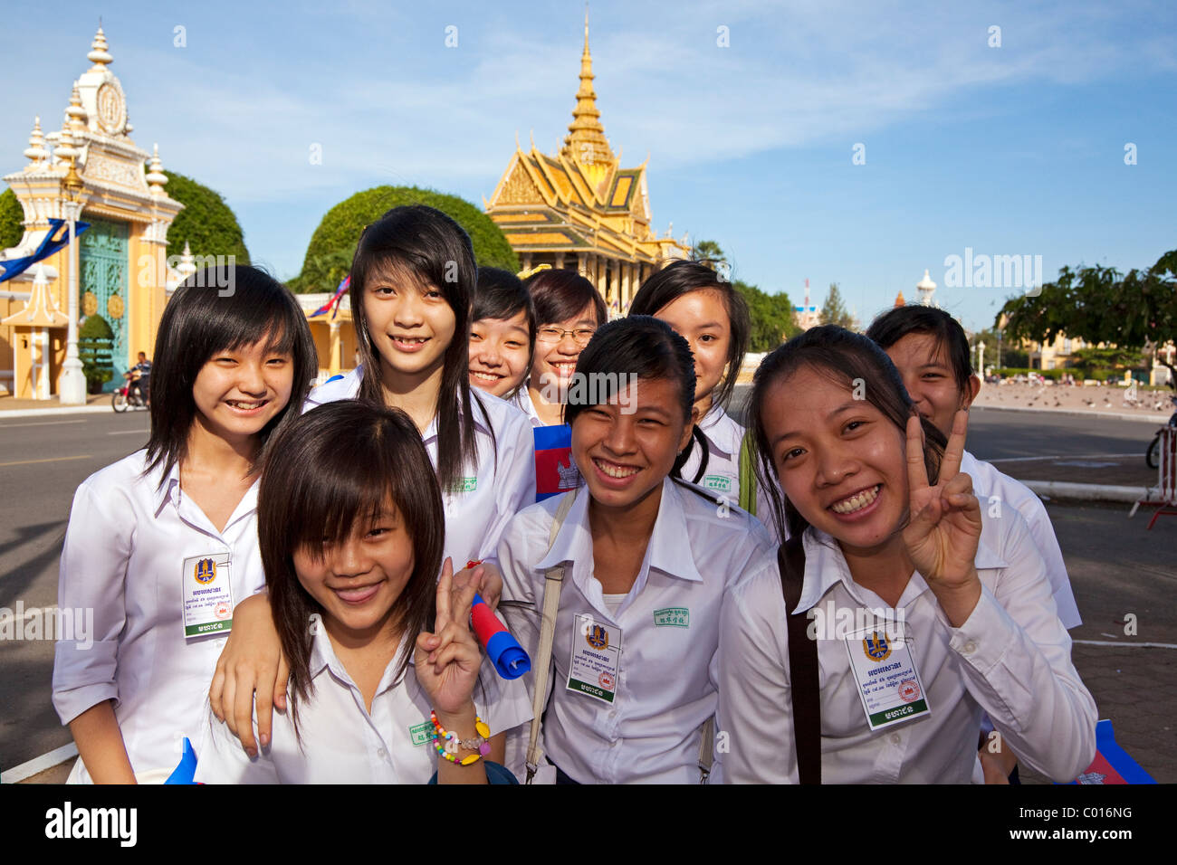 Cambodian students hi-res stock photography and images - Alamy