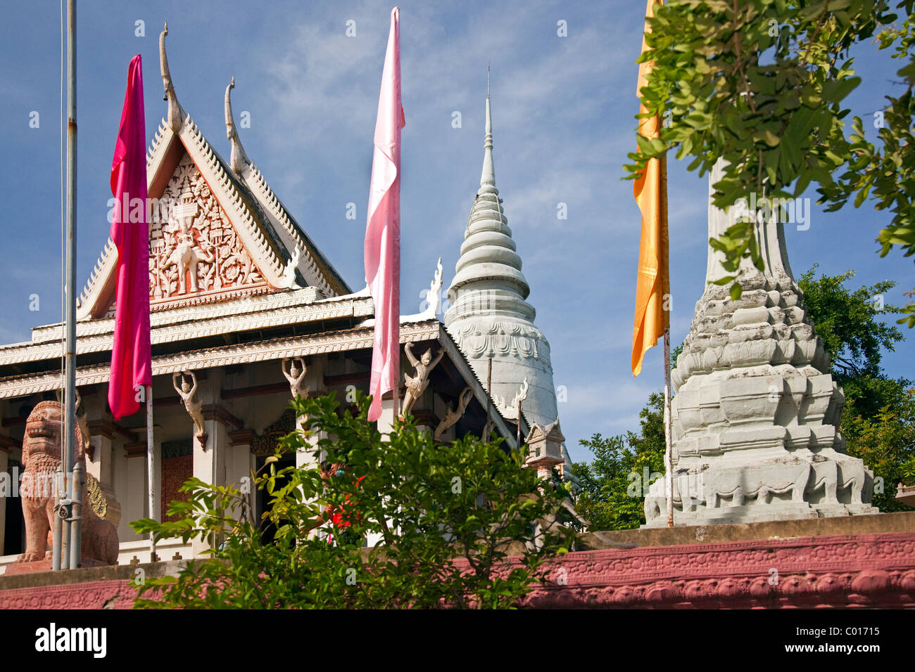 Wat Phnom, Phnom Penh, Cambodia Stock Photo - Alamy