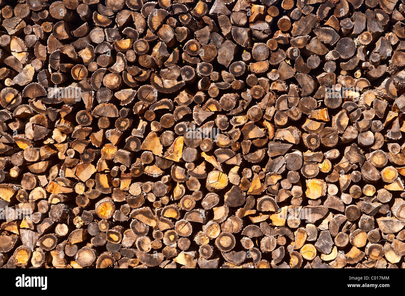 Stack chopped oak wood domestic hi-res stock photography and images - Alamy