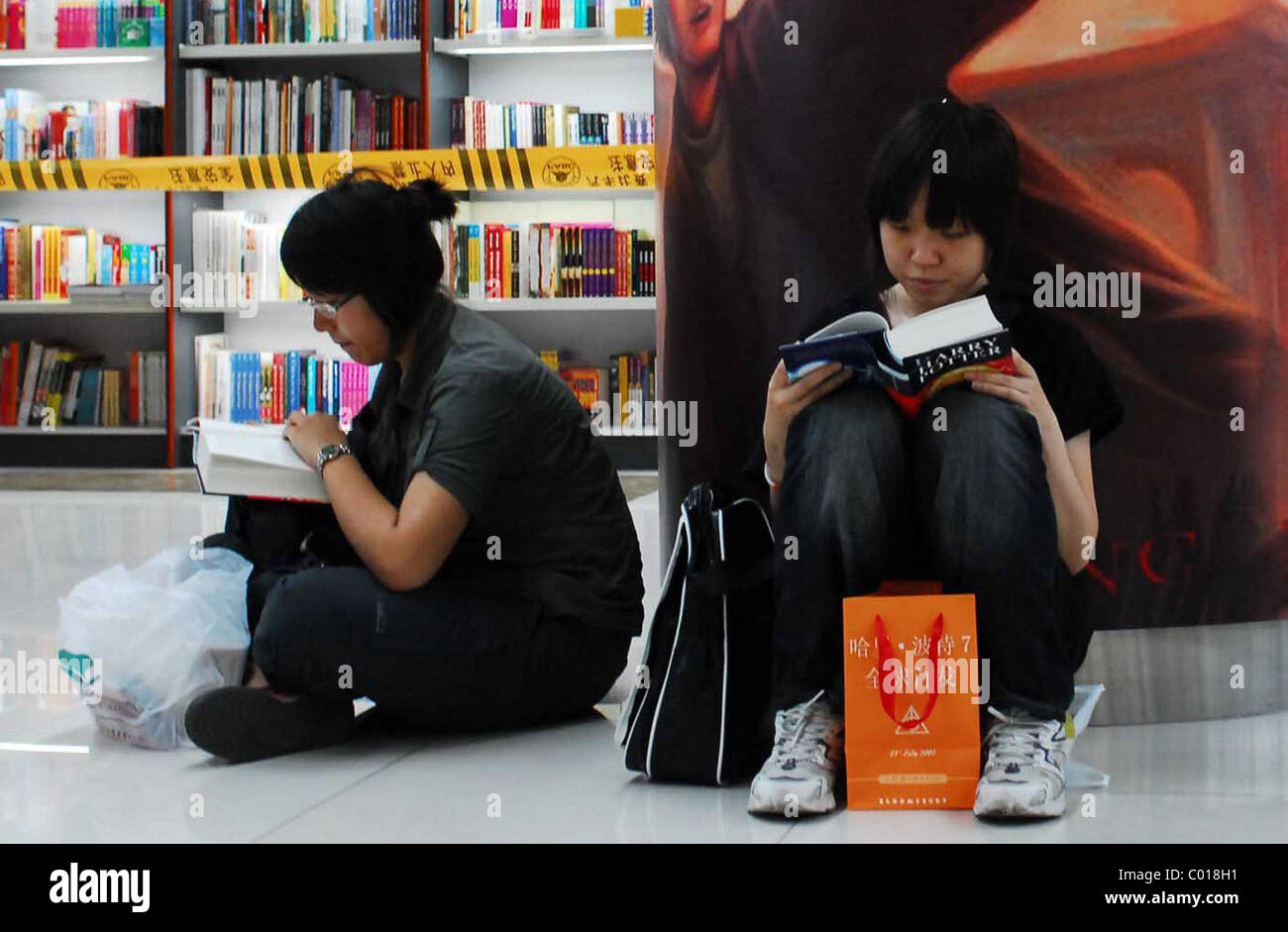 * POTTY FOR POTTER Potter-mania sweeps the world as the streets of ...