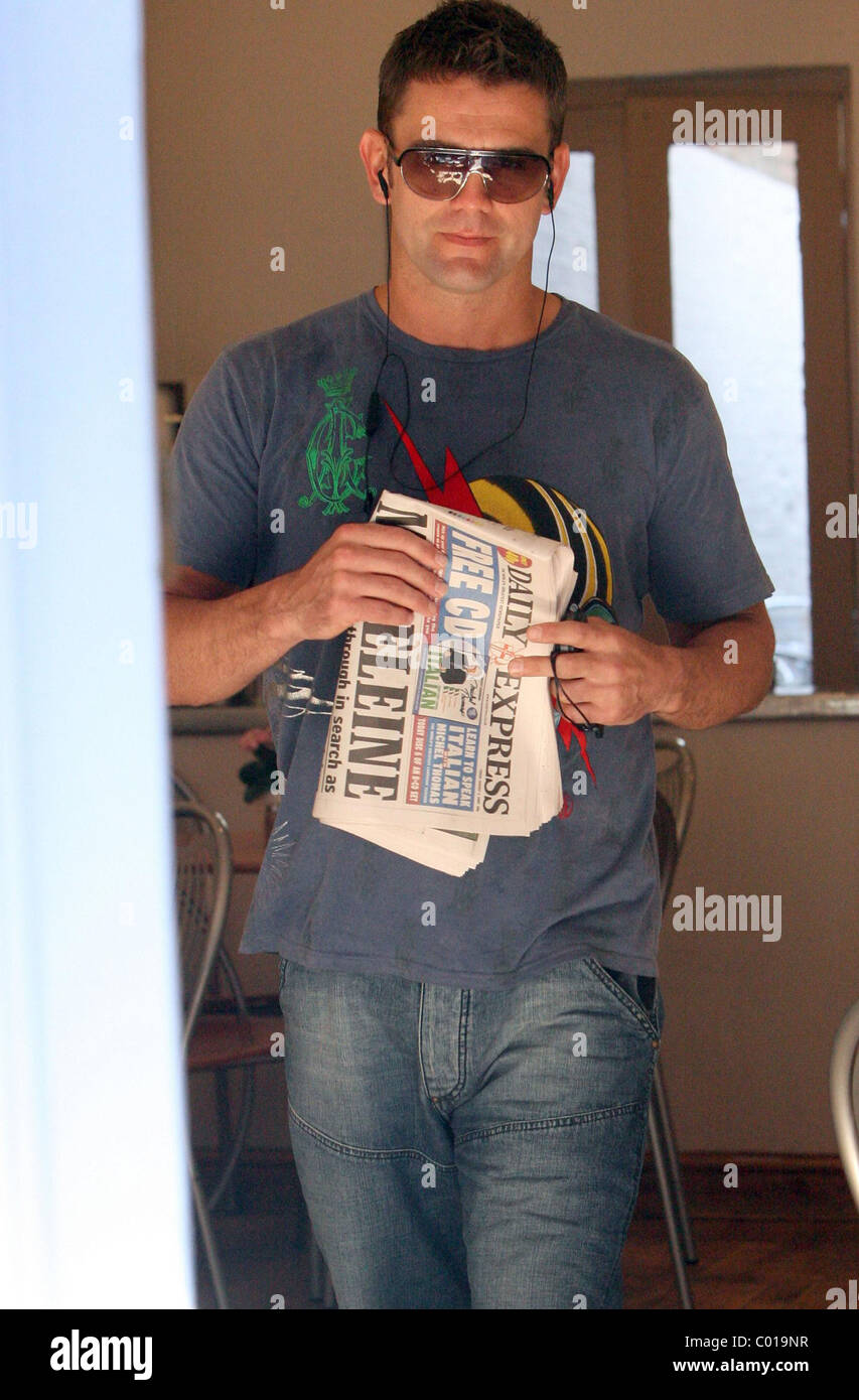 Scott Maslen walking through Primrose Hill on a lovely sunny day. On ...