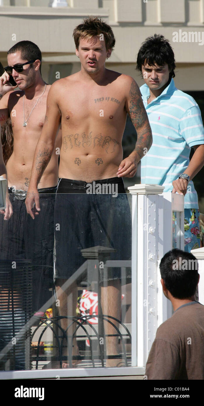 Sean Stewart enjoys a day at the beach with friends before getting into ...