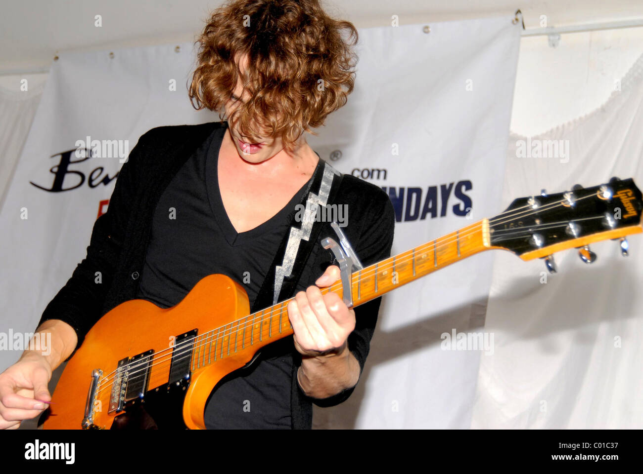 Johnny Borrell of Razorlight performing live as part of the 'Ben ...