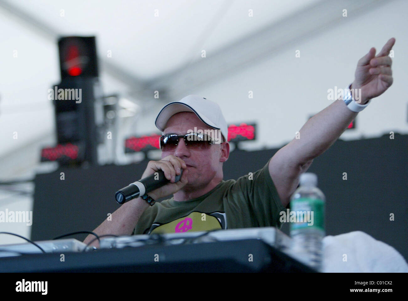 Danny Tenaglia Sir Richard Branson presents Virgin Mobile Festival ...