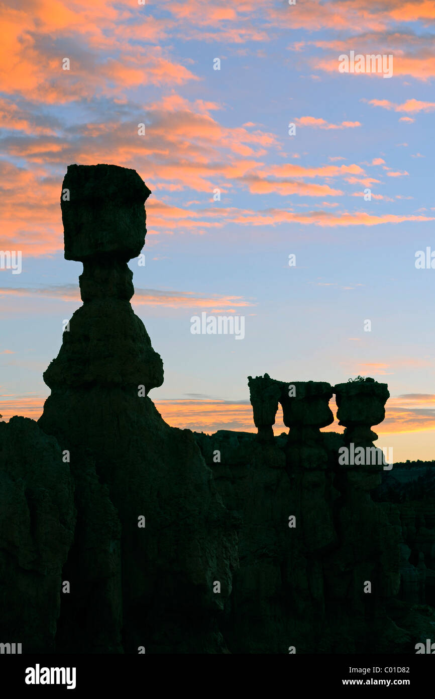 Thor's Hammer rock formation at dawn, Sunrise Point, Bryce Canyon ...