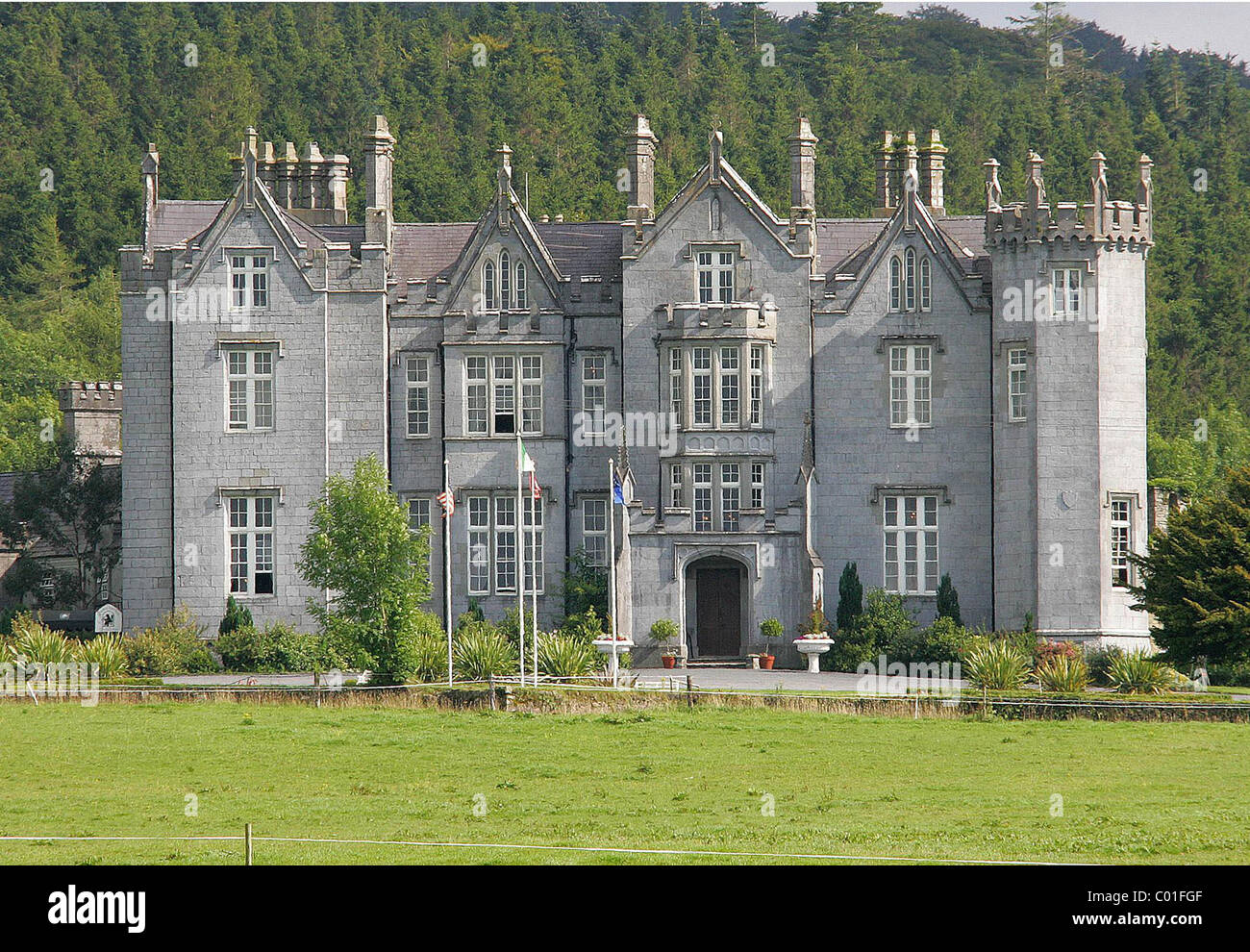 Wedding of Shane Lynch and Sheena White held at the Kinnitty Castle ...