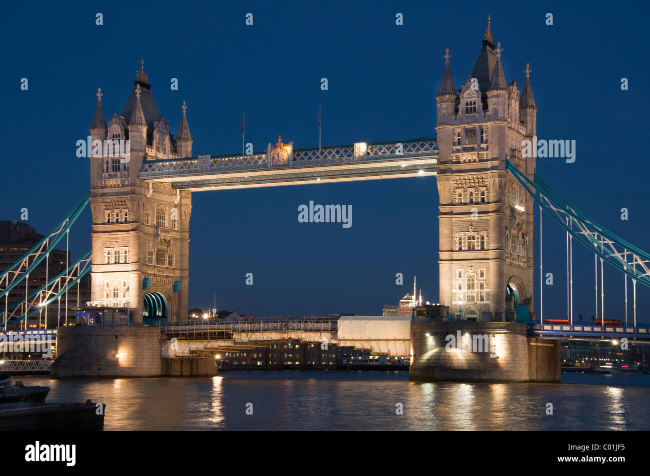 London tower bridge close up hi-res stock photography and images - Alamy