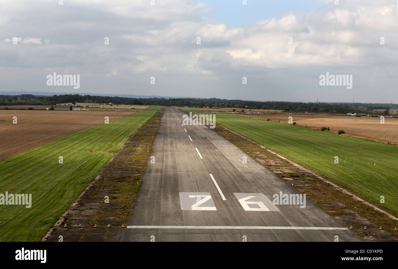 Country airfield hi-res stock photography and images - Alamy