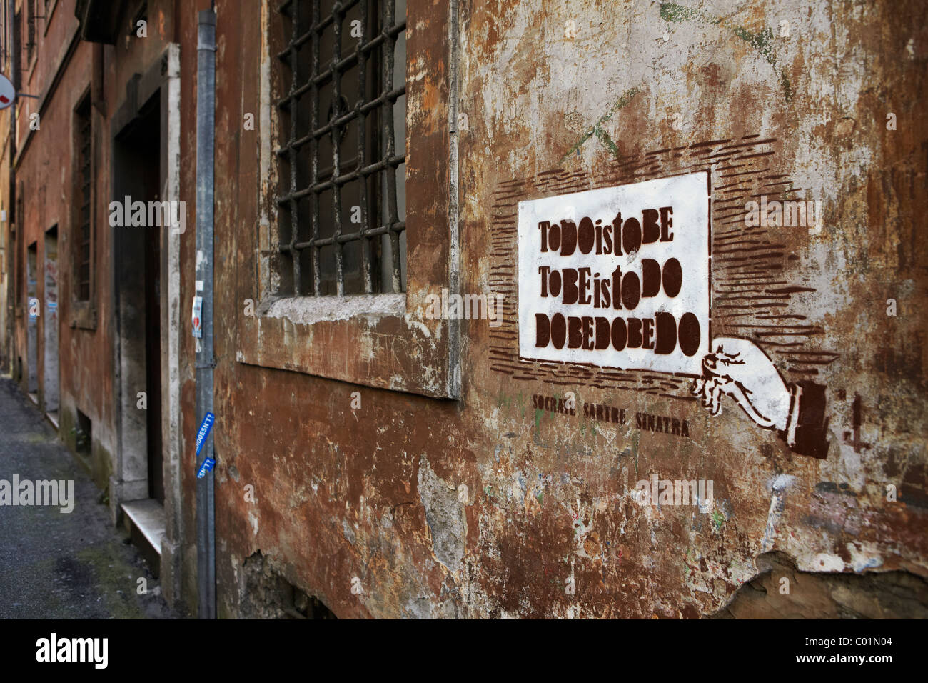Humorous graffiti in Rome, Italy Stock Photo - Alamy