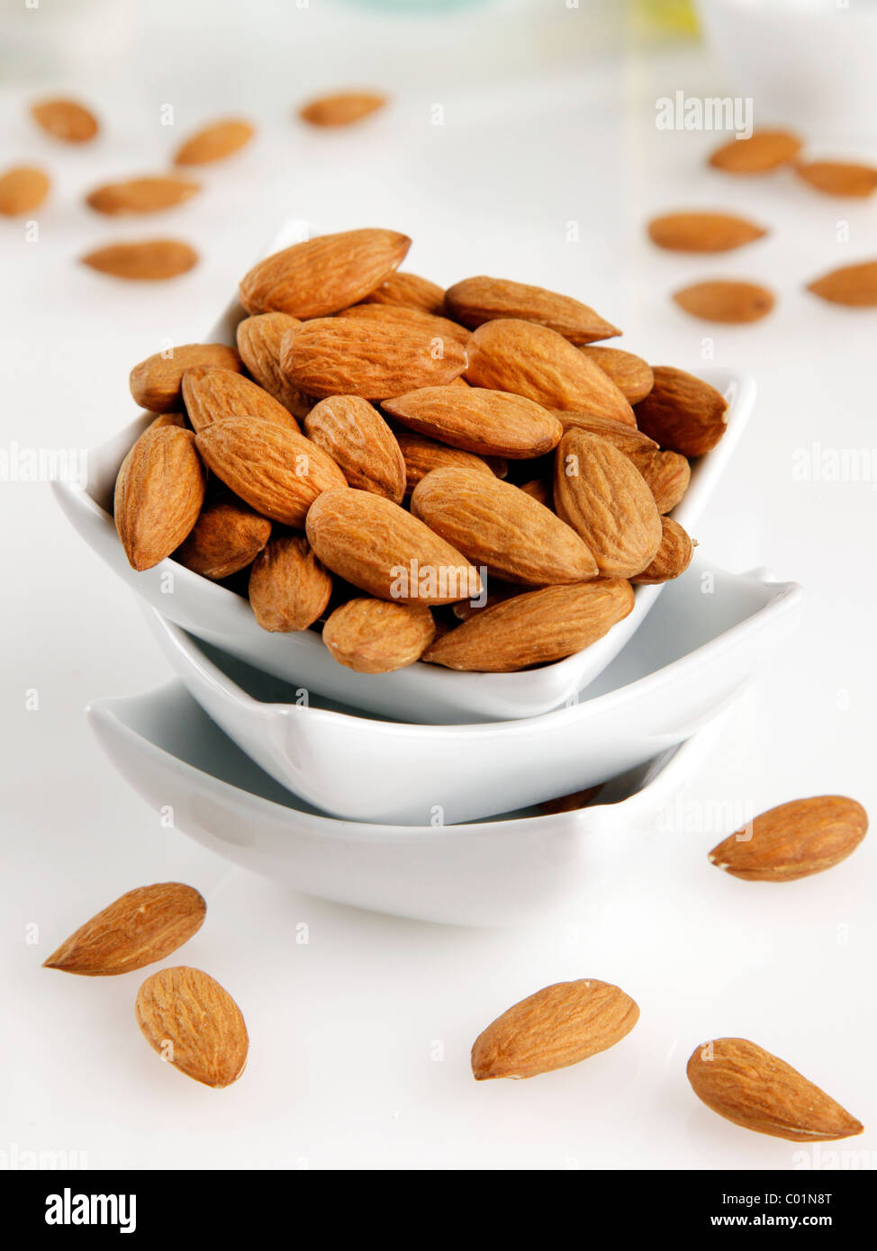 Almonds hi-res stock photography and images - Alamy