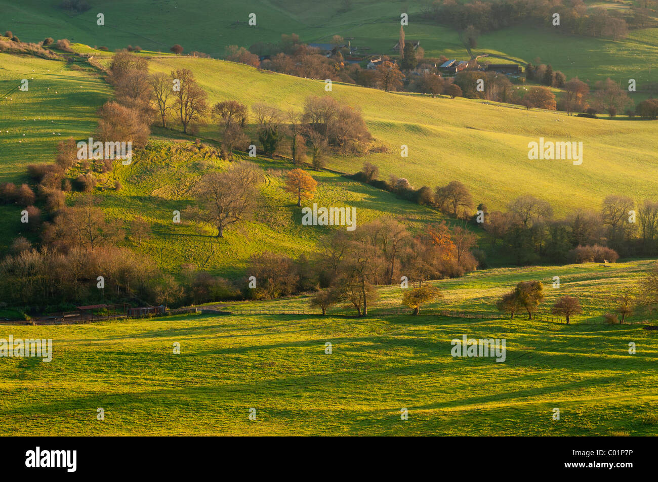 Rolling hill landscape hi-res stock photography and images - Alamy