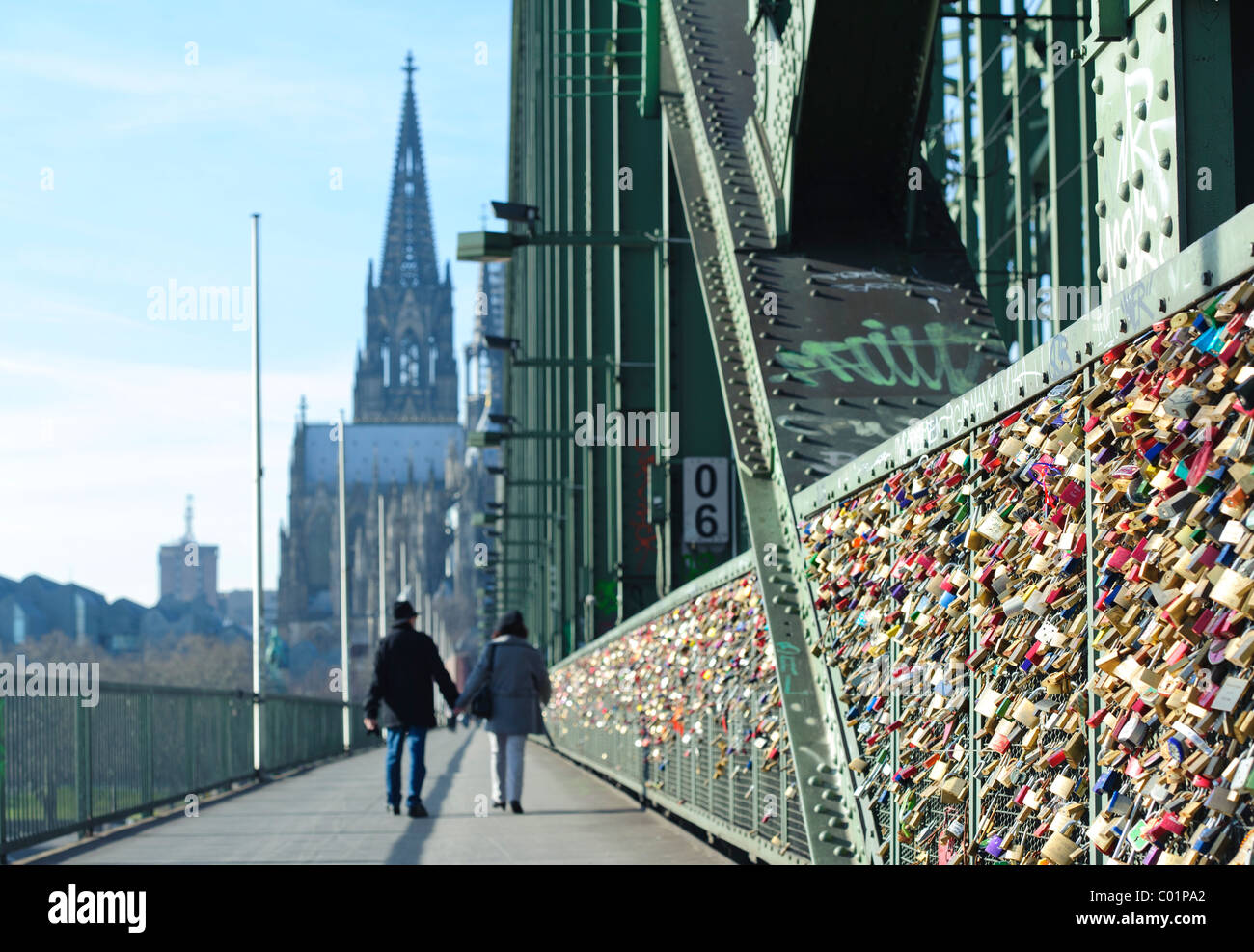 Love Locks on the Hohenzollern Bridge in Cologne Stock Photo - Alamy