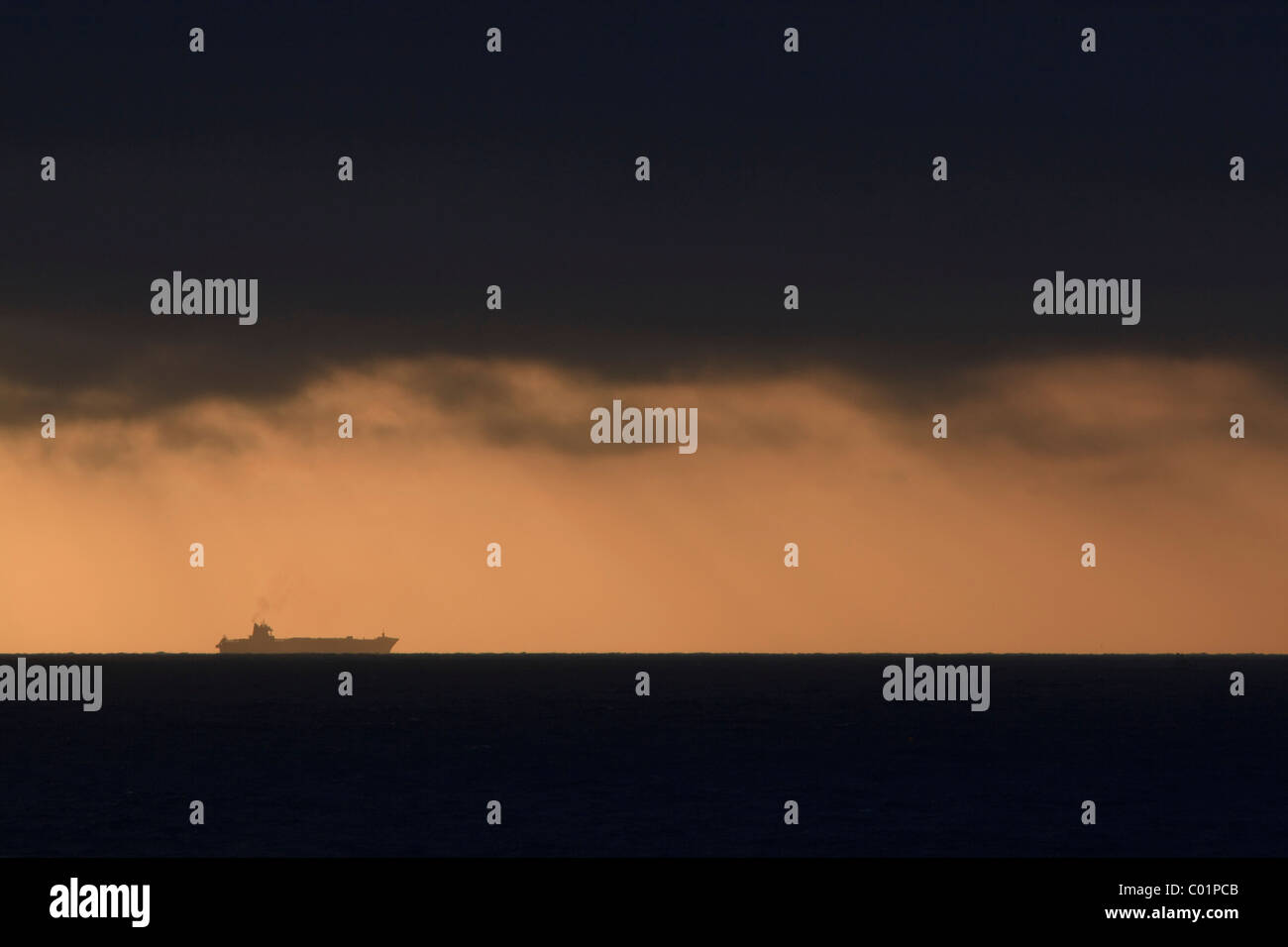 Navy ship at sunset hi-res stock photography and images - Alamy