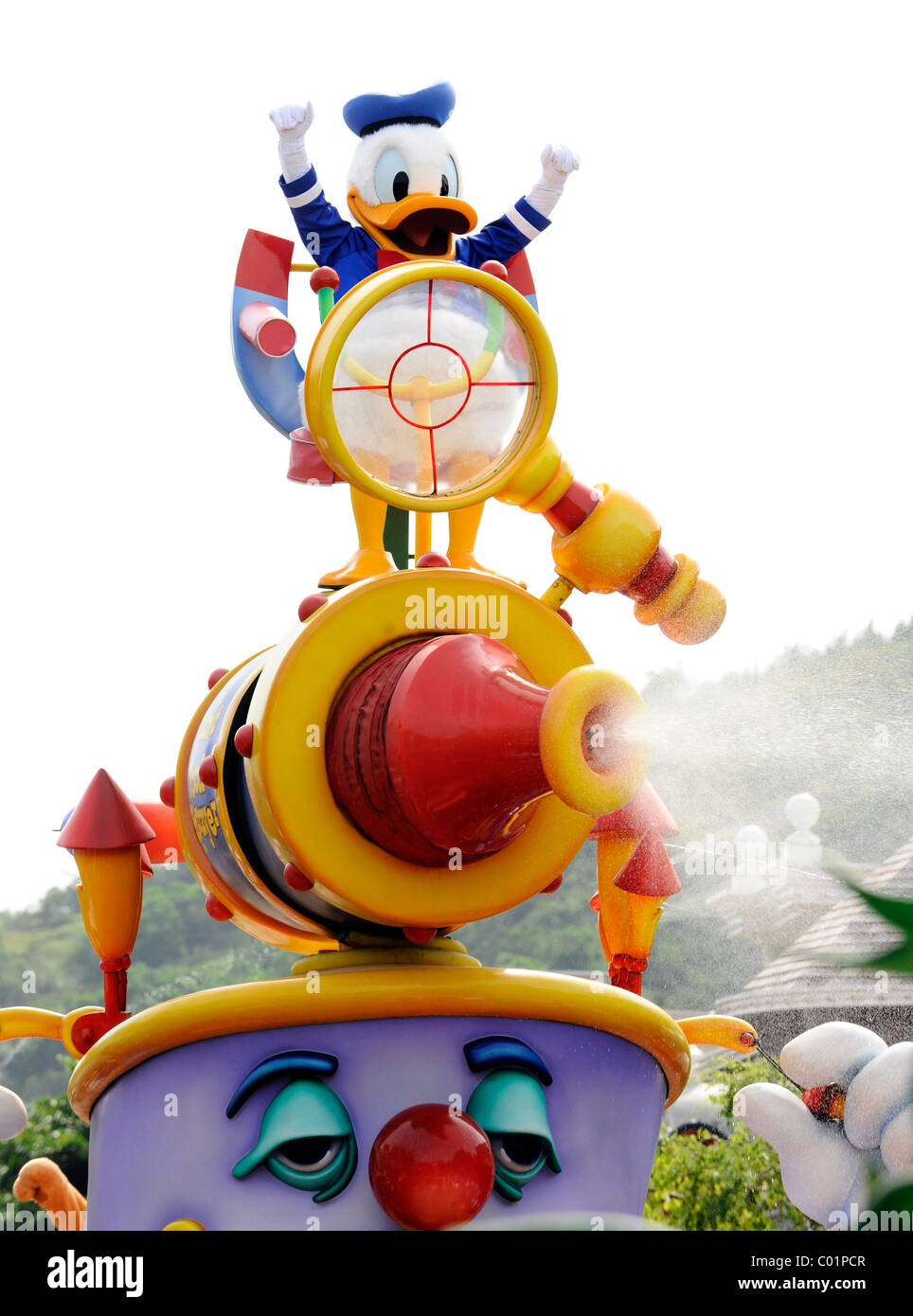 Donald duck disneyland hi-res stock photography and images - Alamy